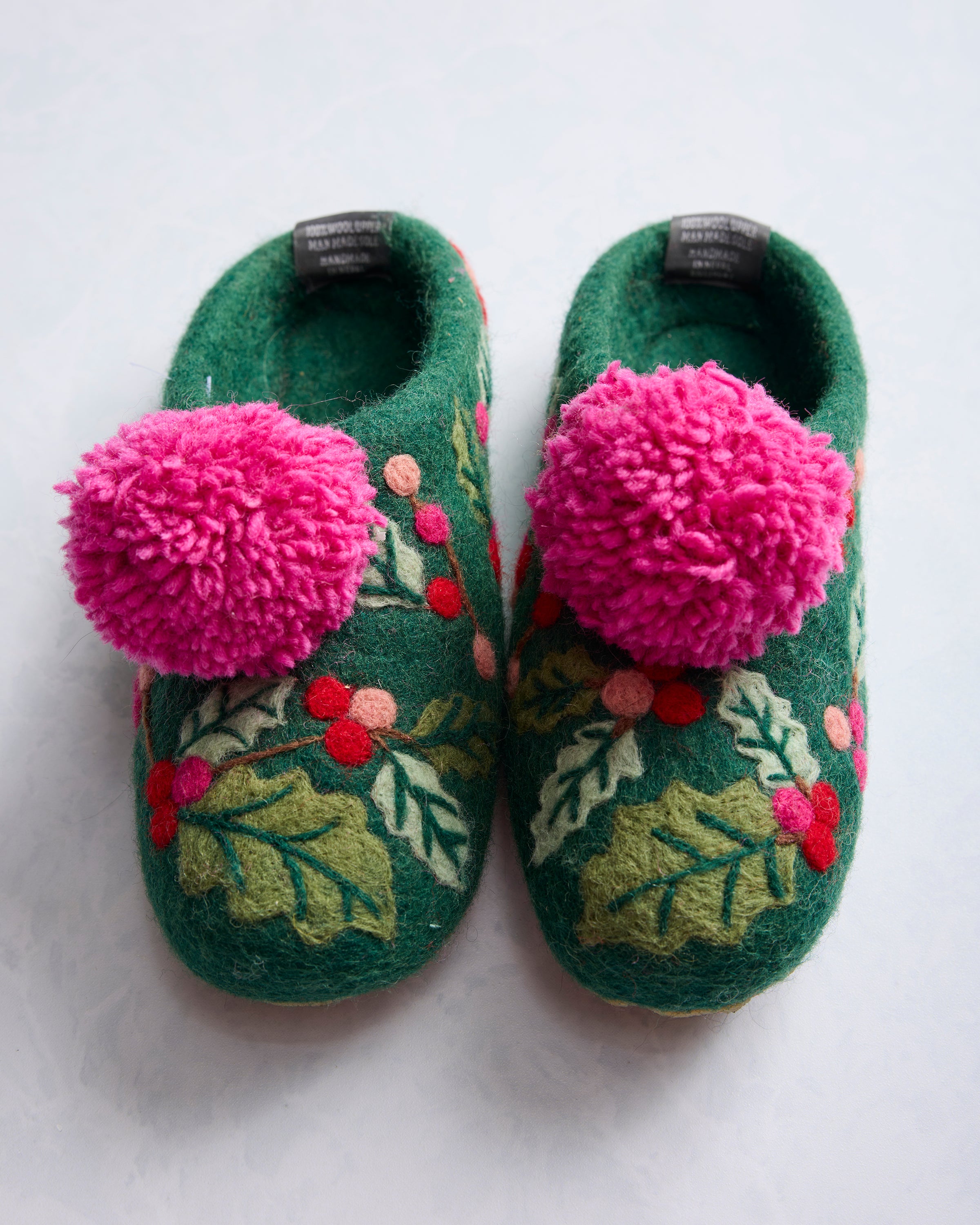 French Knot X PF - Holly Gifts Slipper - Garland – Printfresh