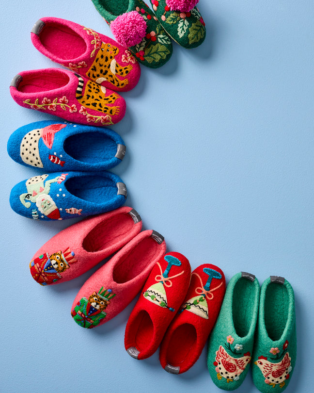 French Knot X PF - Holly Gifts Slipper - Garland – Printfresh