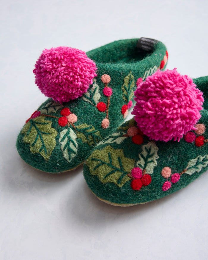 French Knot X PF - Holly Gifts Slipper - Garland – Printfresh